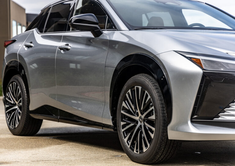Lexus RZ vs RX: Every Major Difference & Similarity – ClubLexus