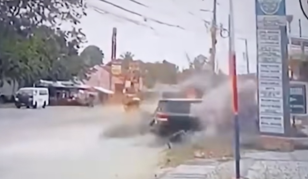 Toyota Land Cruiser Survives Shocking RPG Attack in Broad Daylight ...